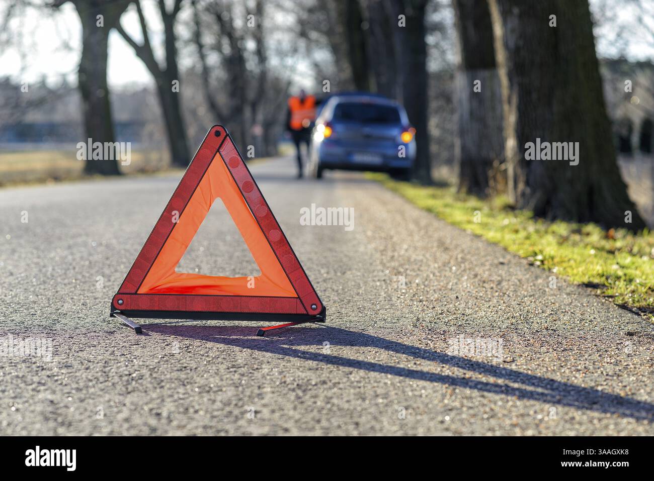 Breakdown triangles hi-res stock photography and images - Alamy