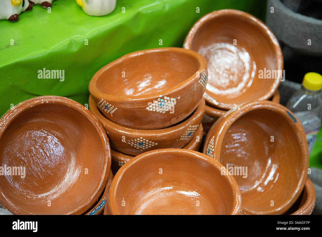 Traditional hand-painted clay bowls from Puebla, Mexico Stock Photo - Alamy