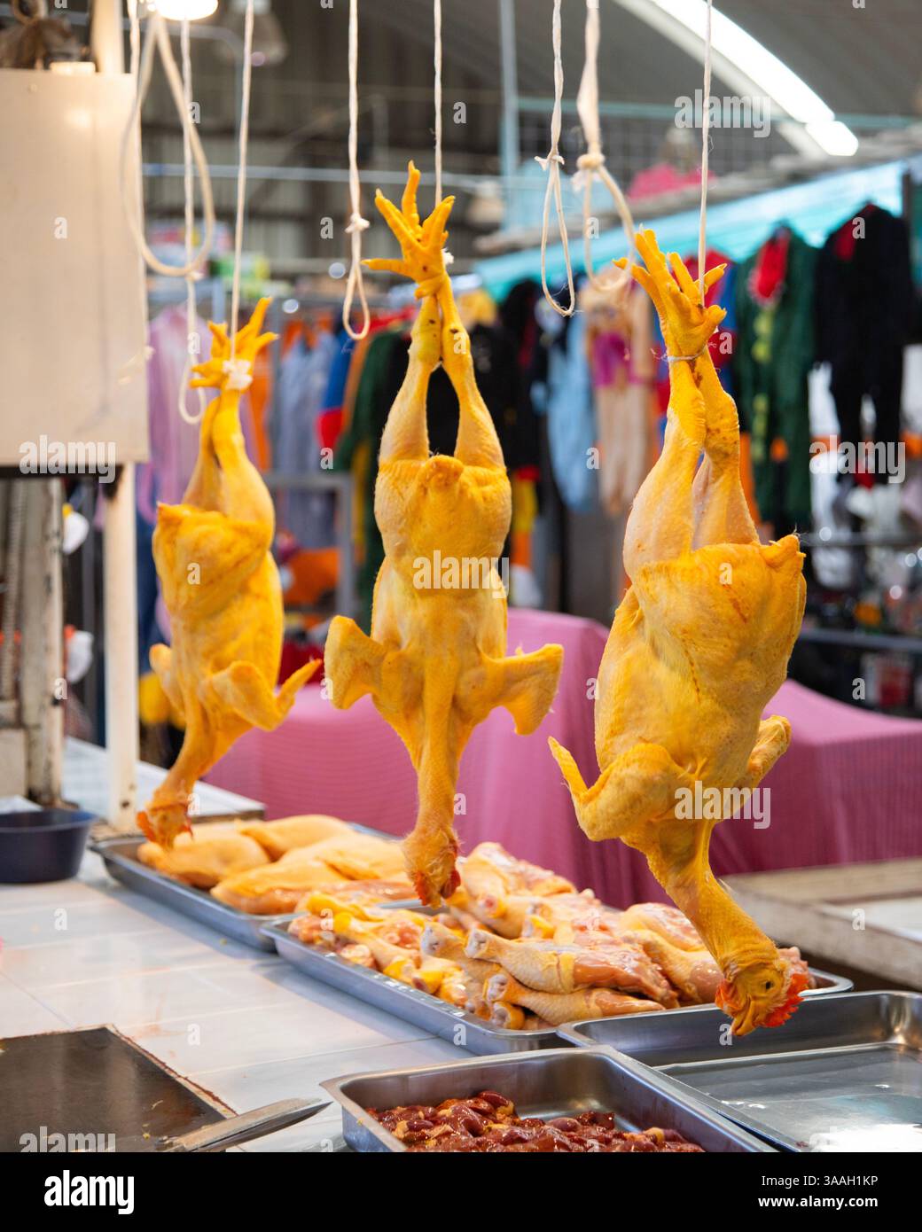 Chicken stall in a market in the city of Puebla, Mexico Stock Photo - Alamy