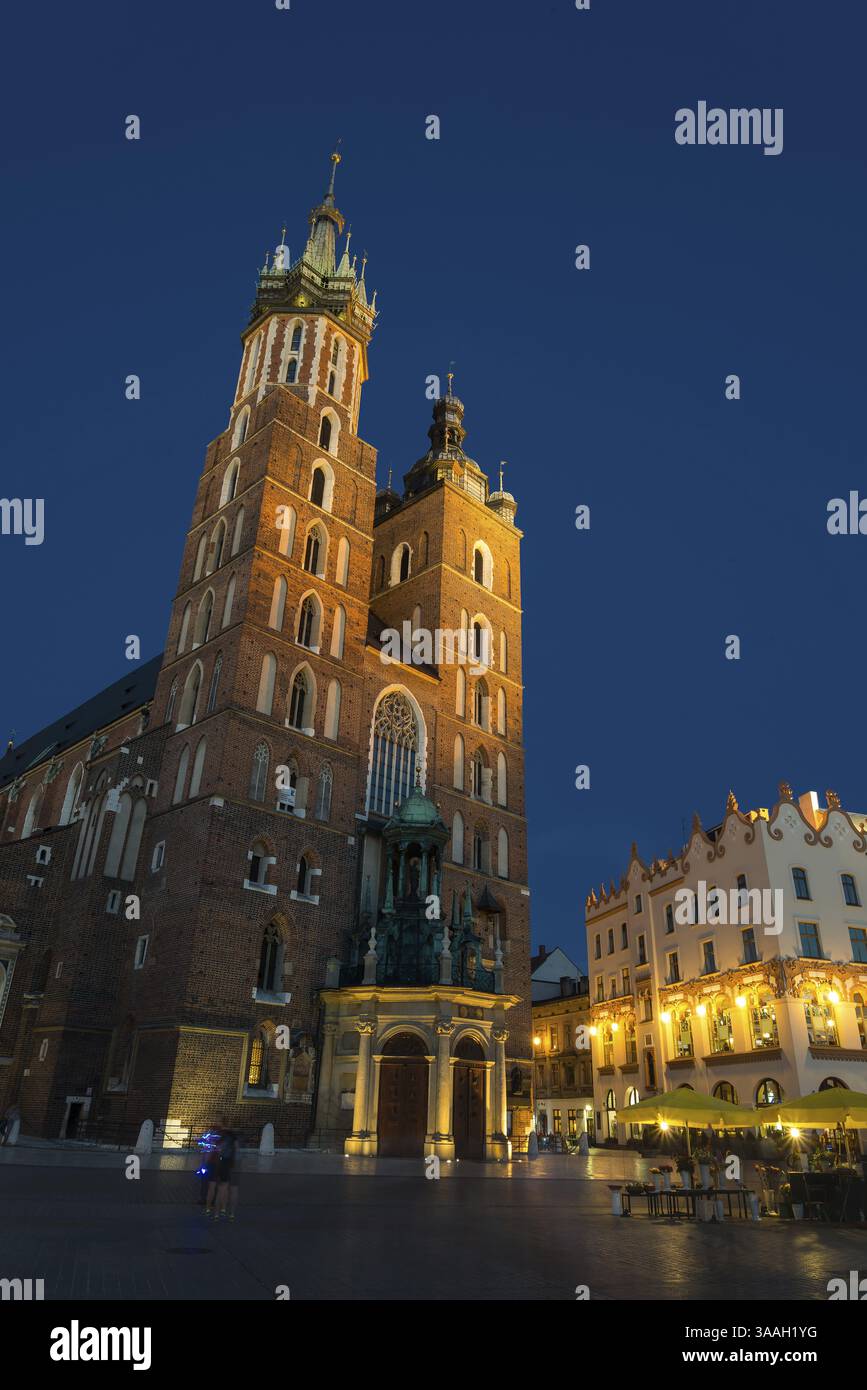 St Mary's Church in Krakow Stock Photo - Alamy
