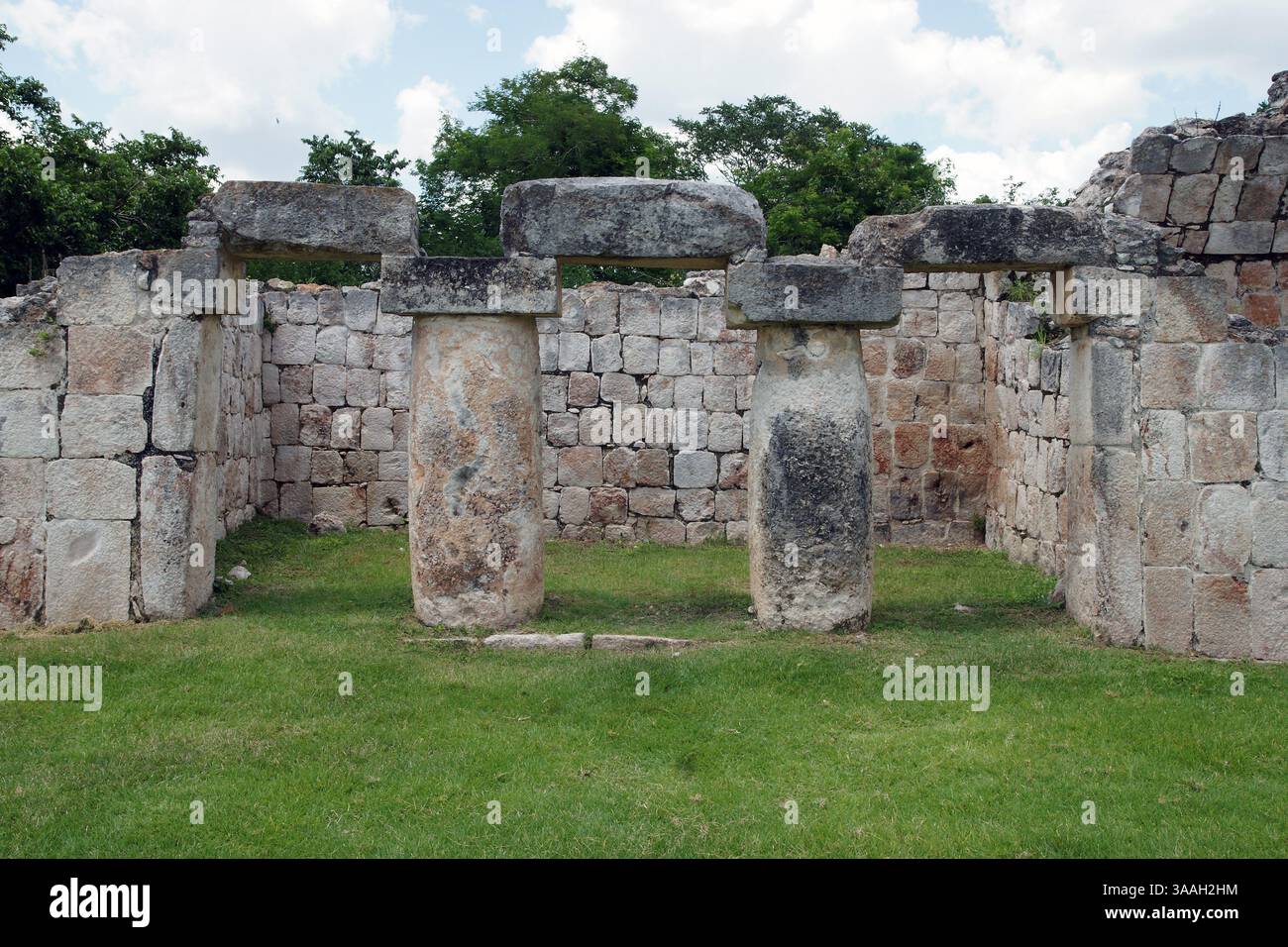 Mexico. Yucatan. Kabah. Puuc style columns. Complex of The Palace Stock ...