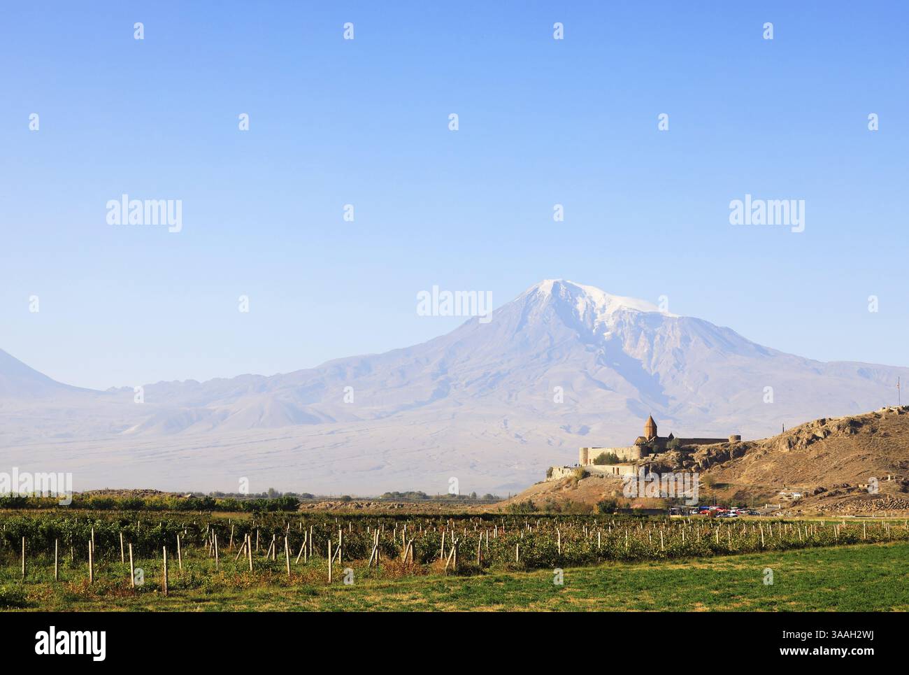 Chor Virap monastery in front of mount Ararat, Ararat province, Armenia ...