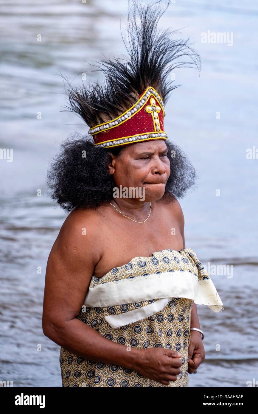 Welcome Dancer at Kwatisore, West Papua, Indonesia Stock Photo - Alamy