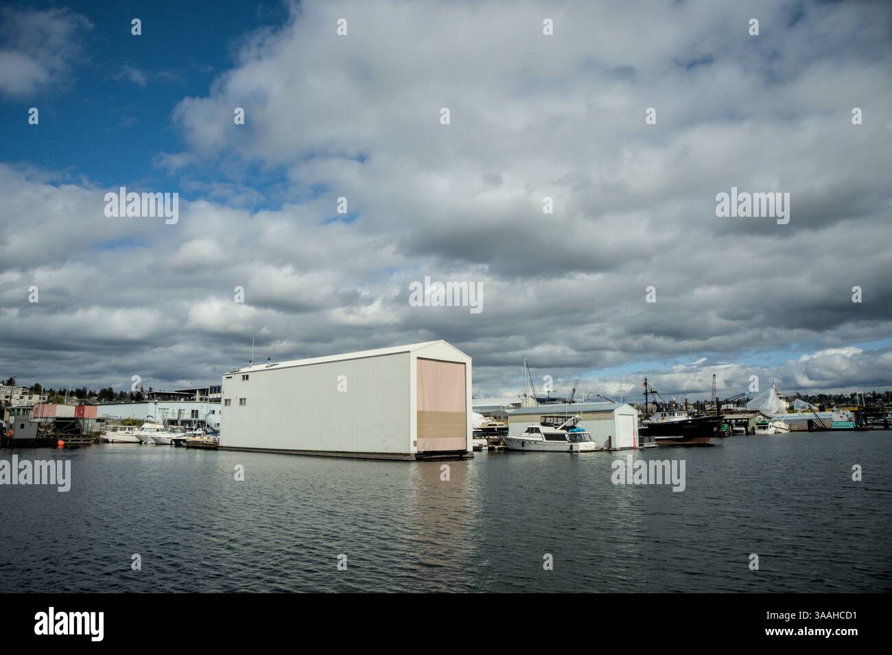 Ships hangar hi-res stock photography and images - Alamy