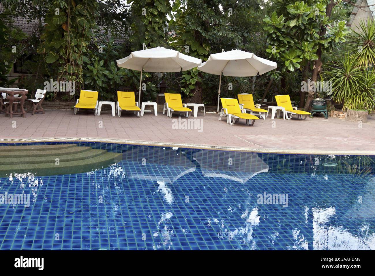 Sun beds in paradise hi-res stock photography and images - Alamy