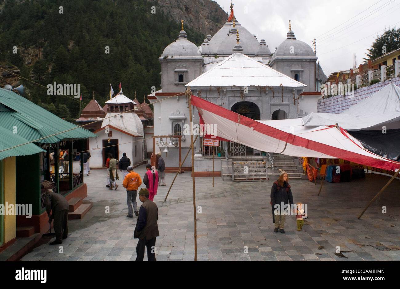 Sep 2, 2015 - Gangotri, Uttaranchal, India - Gangotri Temple (3042m ...