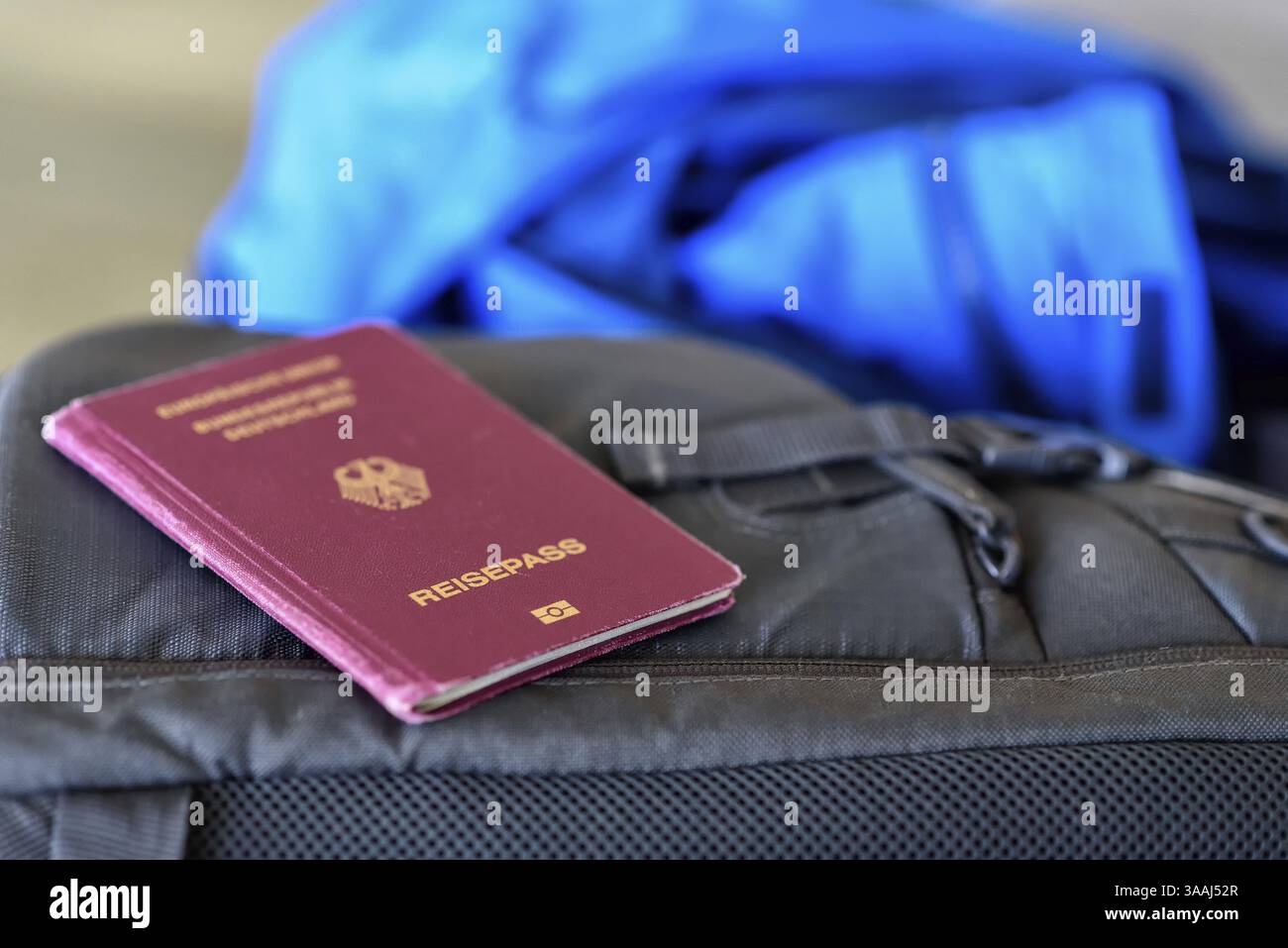 Border passport control departures hi-res stock photography and images ...