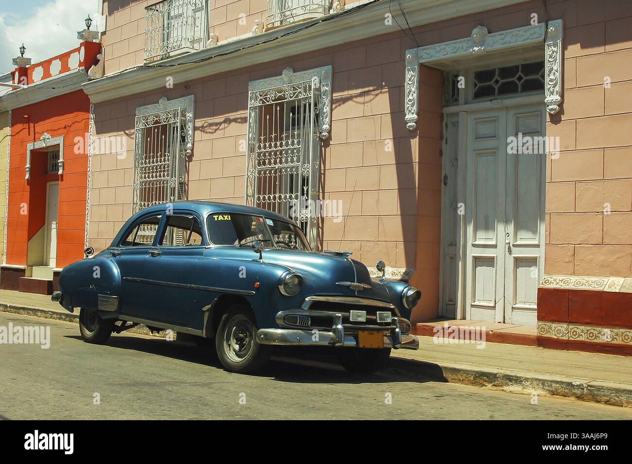 Classic cars in Cuba Stock Photo - Alamy