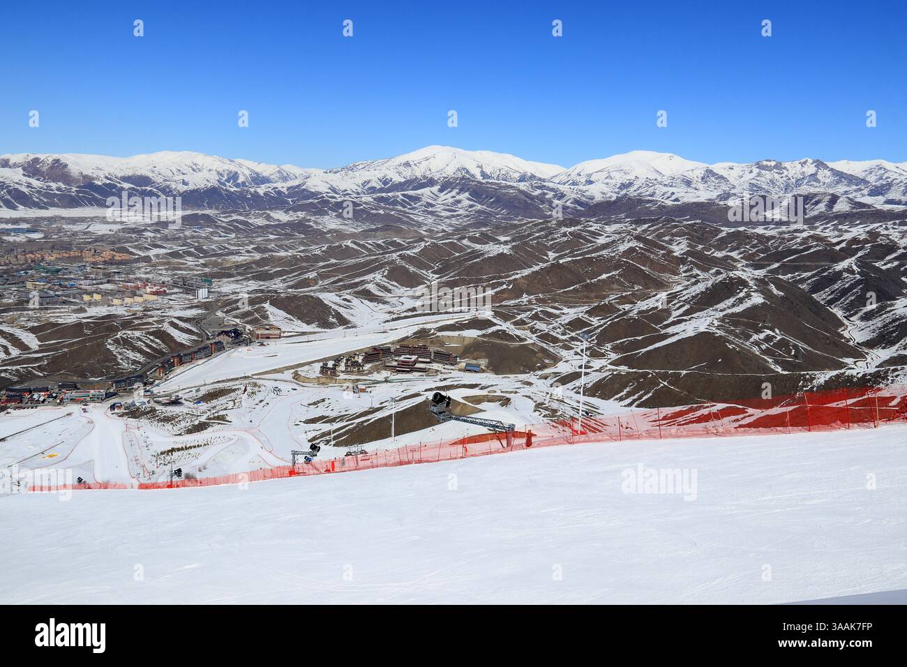 Tourists experience skiing in Altay City, northwest China's Xinjiang ...