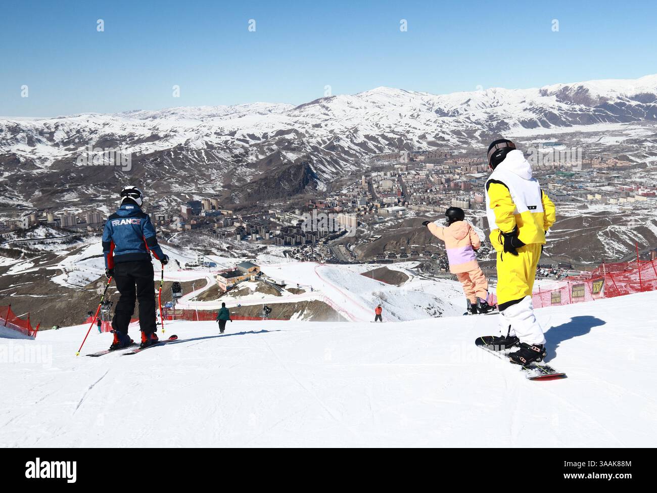 Tourists experience skiing in Altay City, northwest China's Xinjiang ...