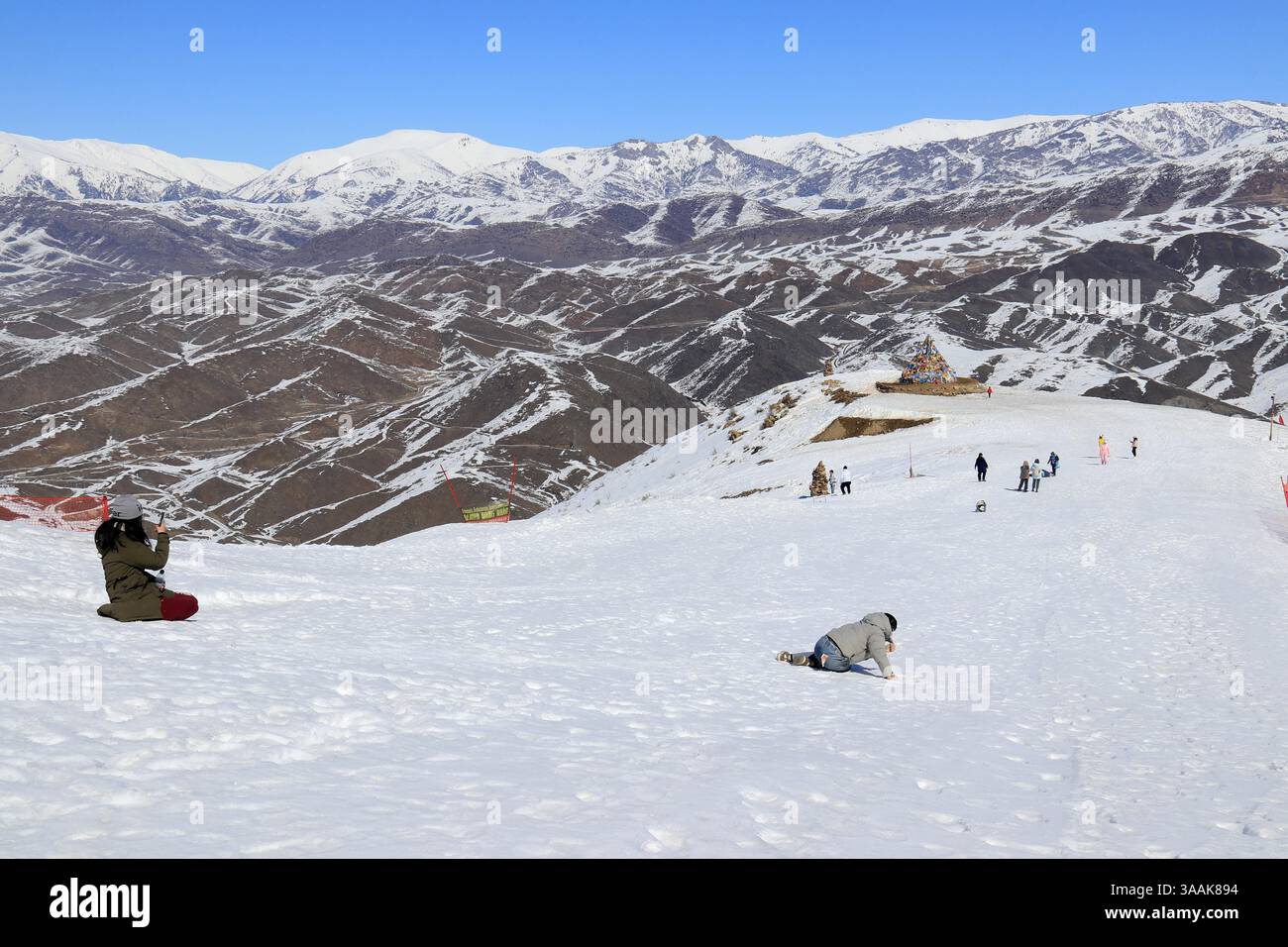 Tourists experience skiing in Altay City, northwest China's Xinjiang ...