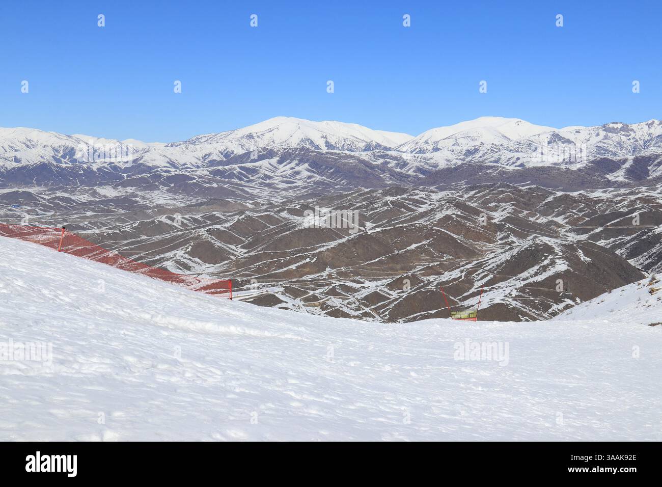 Tourists experience skiing in Altay City, northwest China's Xinjiang ...