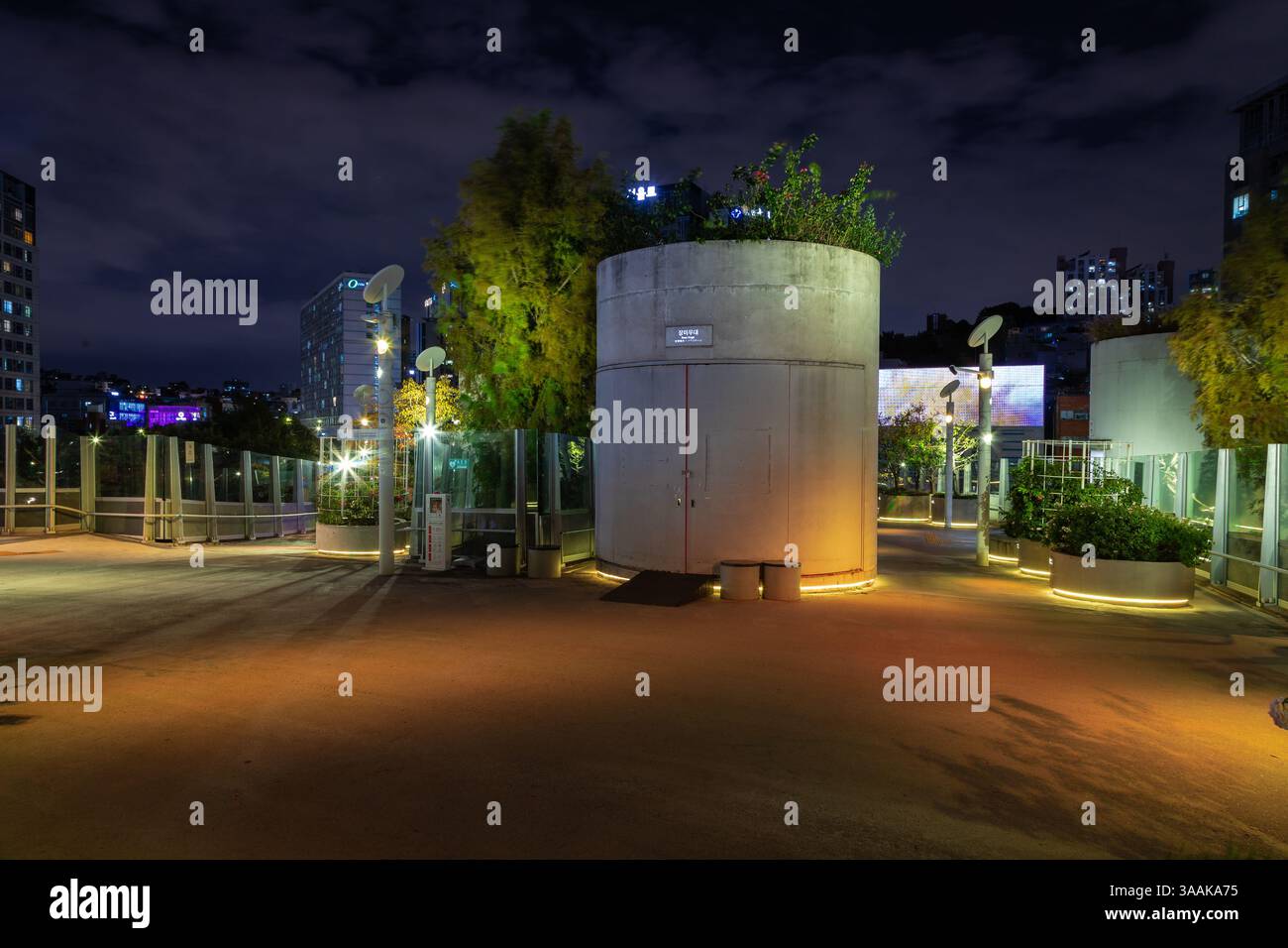 Skygarden Seoullo 7017, is an elevated linear park in Seoul built atop ...