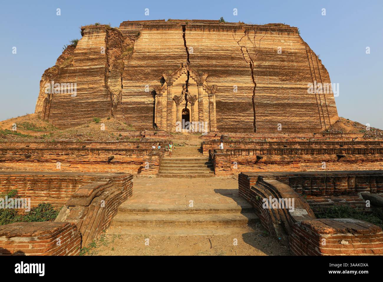Mingun Pahtodawgyi, massive monument stupa in Sagaing Region built by ...