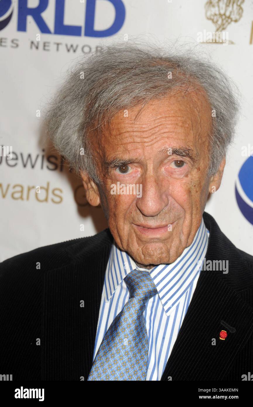 HOLLYWOOD, CA - DECEMBER 05: ELIE WIESEL DEAD...People: ELIE WIESEL ...