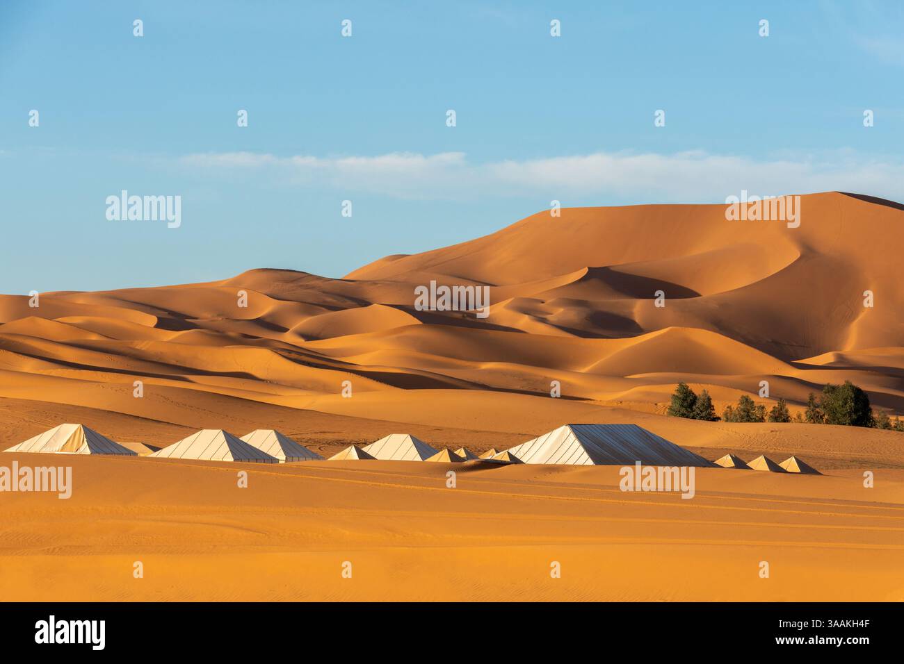 Desert luxury hi-res stock photography and images - Alamy