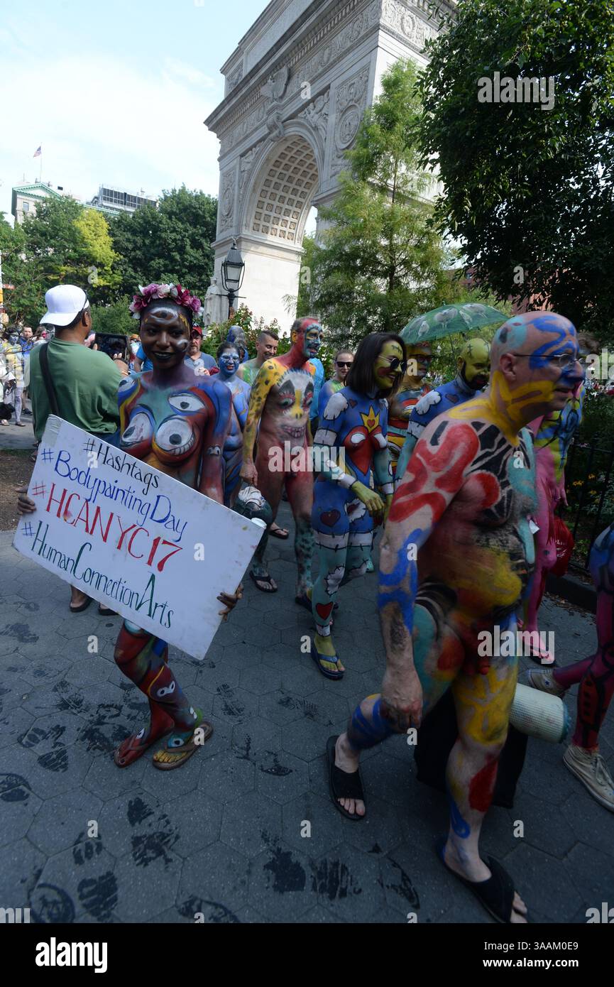 New york body painting day hi-res stock photography and images - Alamy