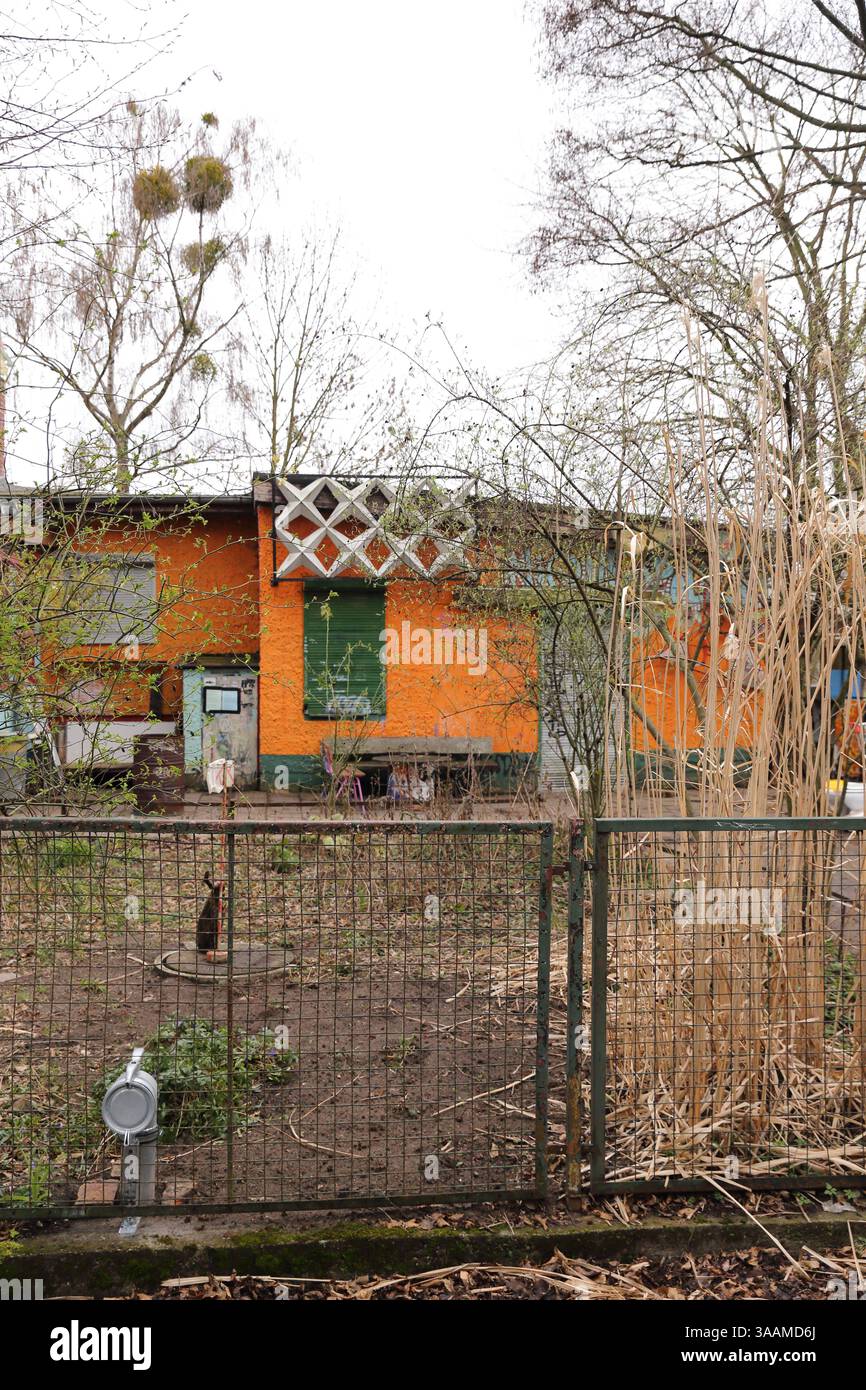 Das besetzte Haus La Datscha am Park Babelsberg in Potsdam, 31. März ...