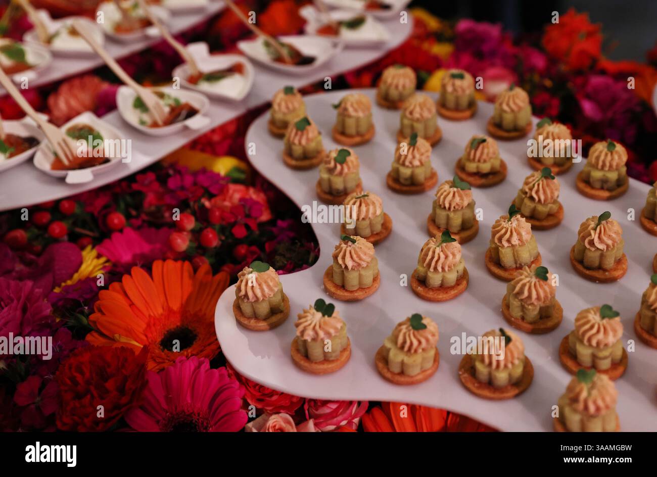(250401) -- METZ, April 1, 2025 (Xinhua) -- French cuisines are seen at ...
