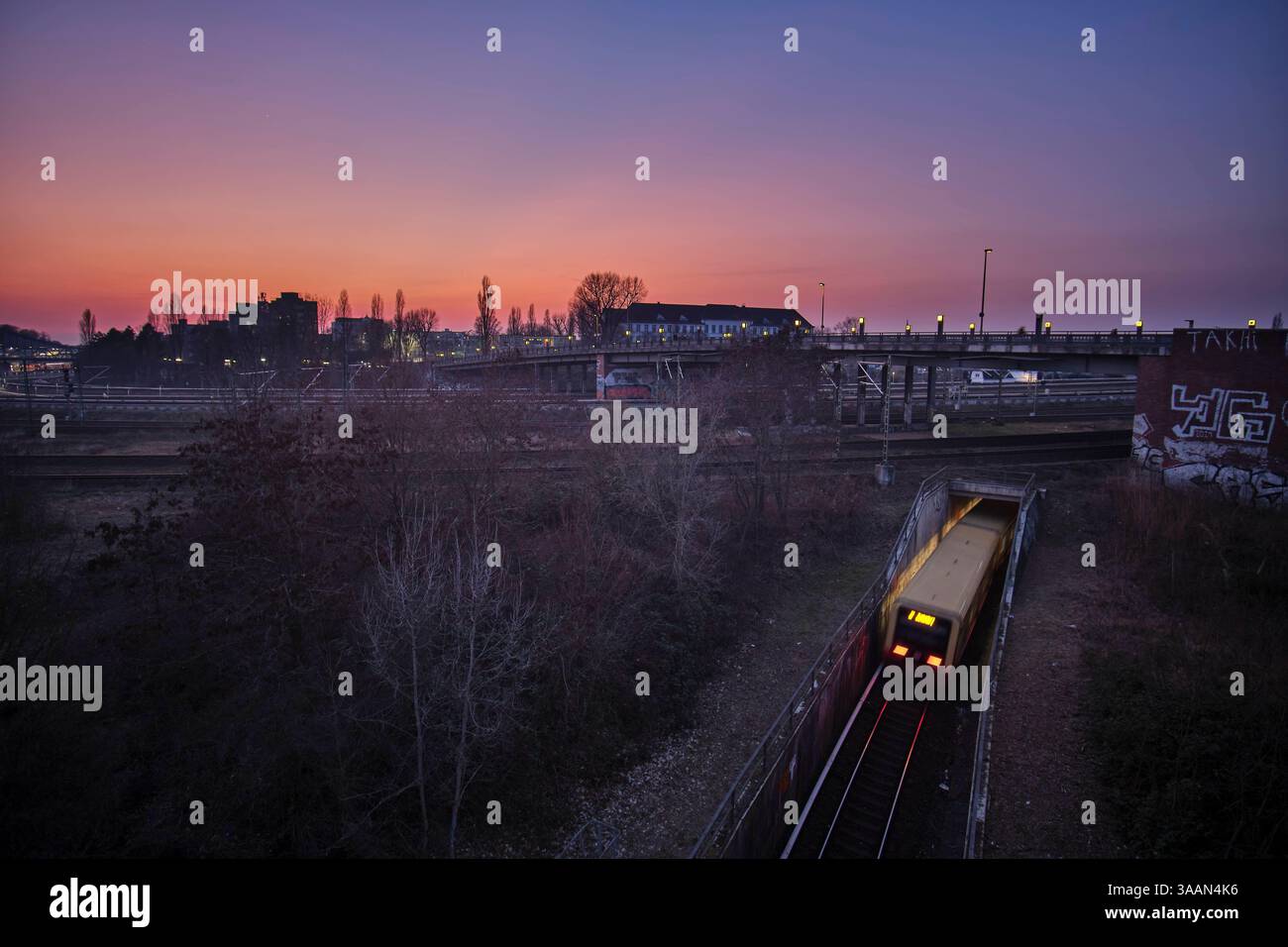 Behmbrücke Deutschland, Berlin, 10.03.2025, Blick vom Schwedter Steg auf Verkehrskreuz ...