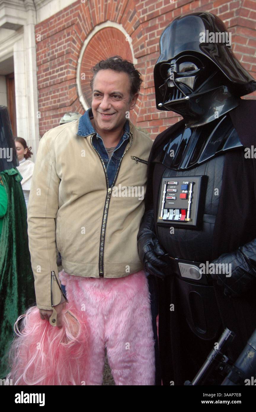 Jimmi Harkishin who plays Devendra 'Dev' Alahan in Coronation Street ...