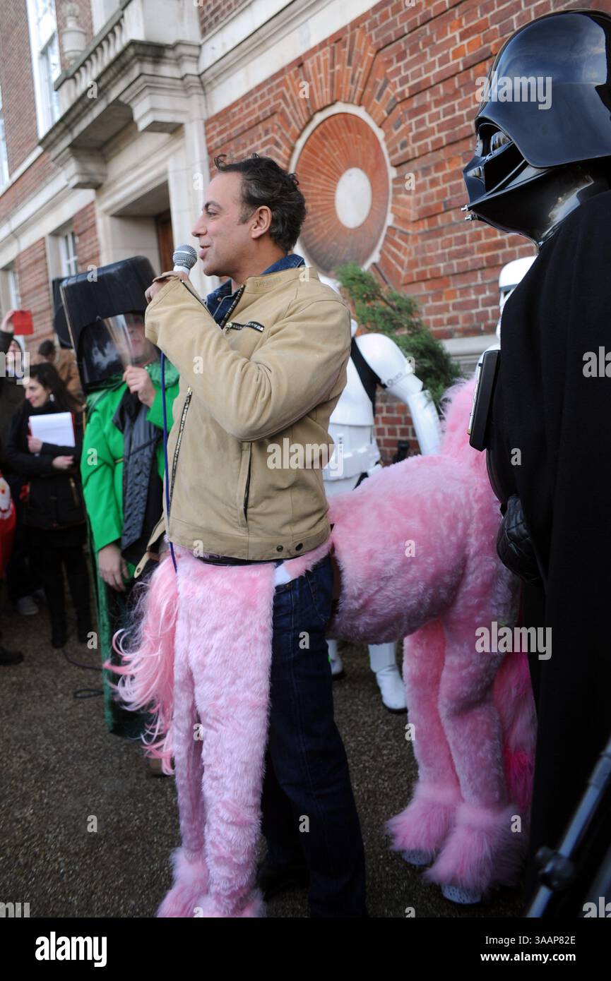 Jimmi Harkishin who plays Devendra 'Dev' Alahan in Coronation Street ...