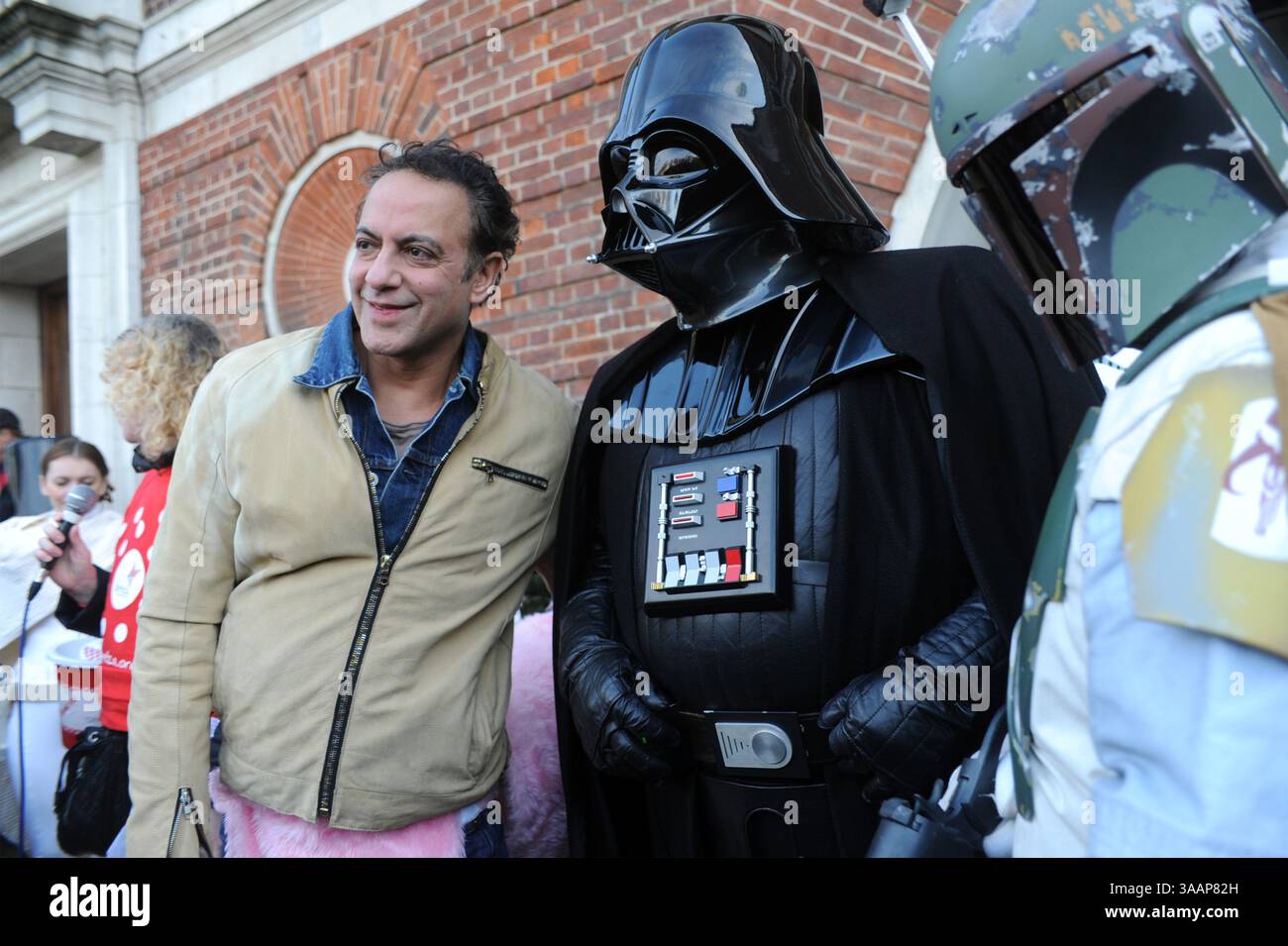 Jimmi Harkishin who plays Devendra 'Dev' Alahan in Coronation Street ...