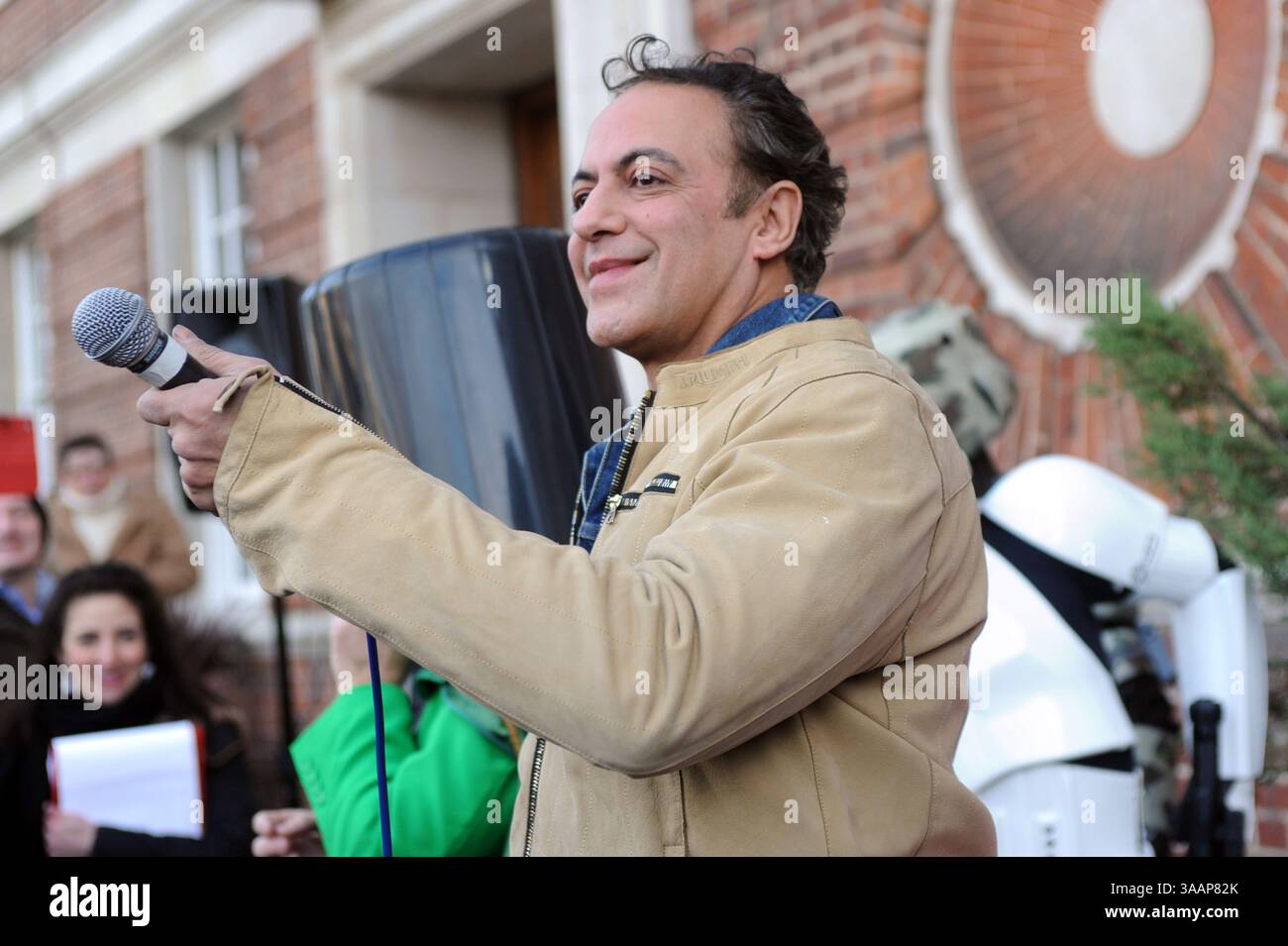 Jimmi Harkishin who plays Devendra 'Dev' Alahan in Coronation Street ...