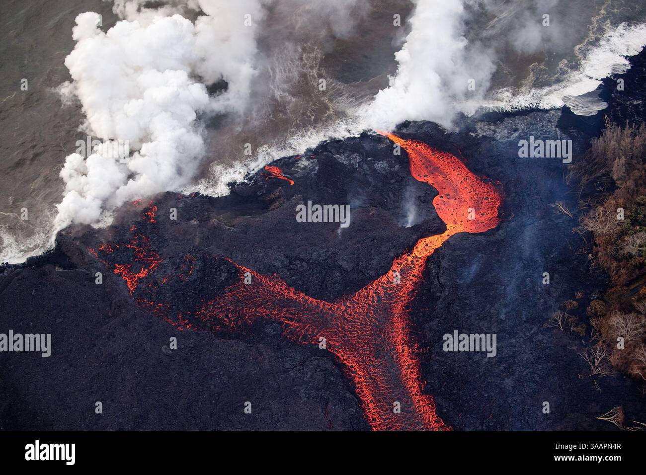 Molten lava buildings hi-res stock photography and images - Alamy