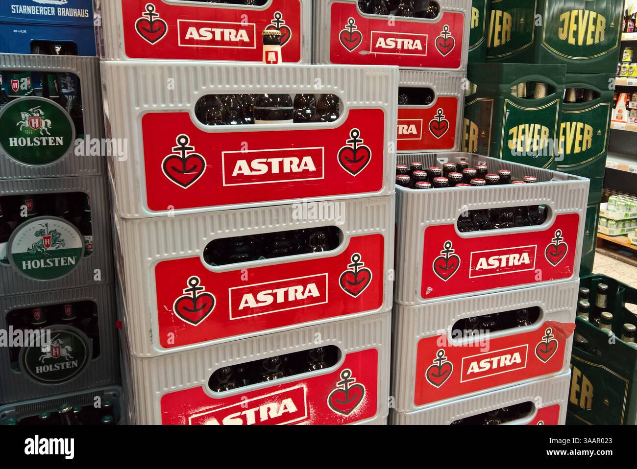 Astra Bier. Astra ist eine deutsche Biermarke. Sie gehört zur Holsten ...