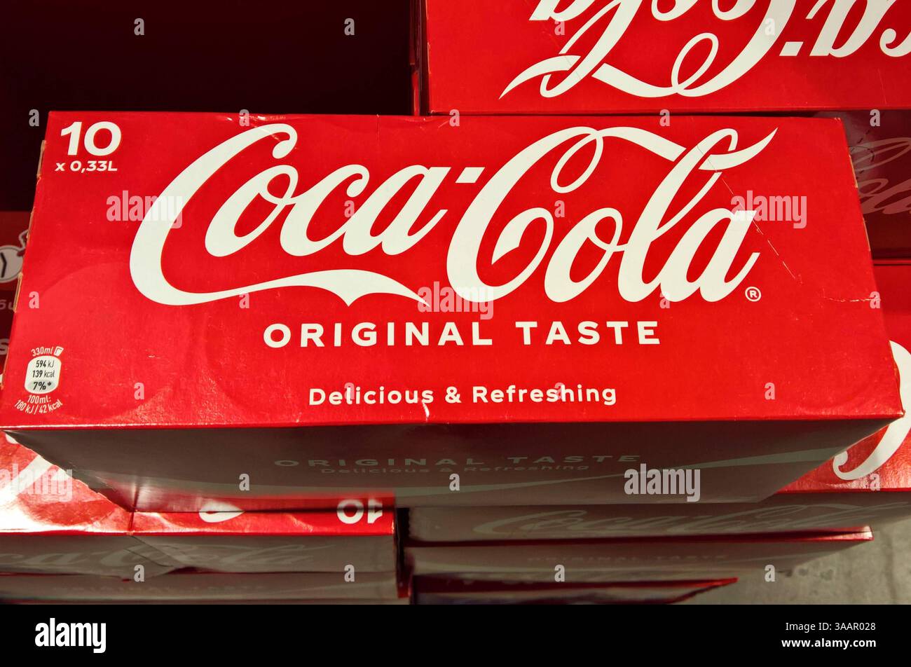 Coca-Cola, kurz Coke, ist ein koffein- und kohlensäurehaltiges ...