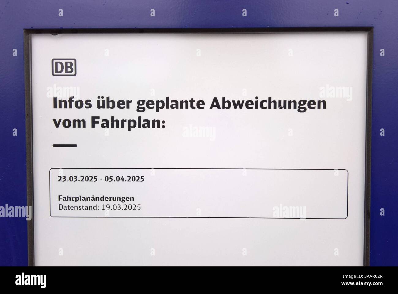 DB Deutsche Bahn, Info Display am Bahnsteig mit eventueller Fahrplan ...