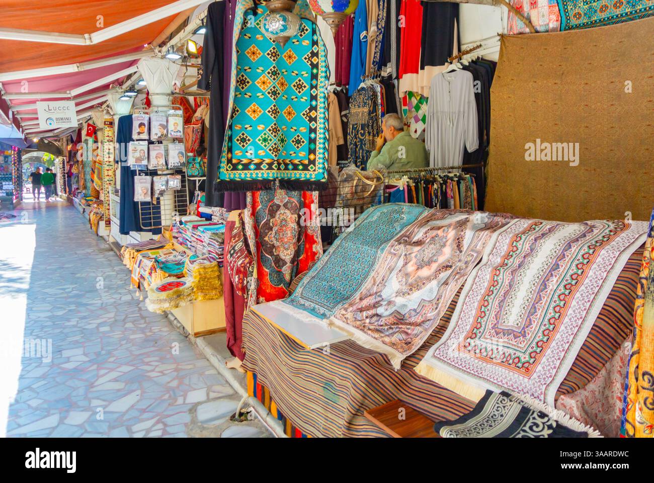 Traditional market stall in Istanbul, Turkey, displaying colorful ...