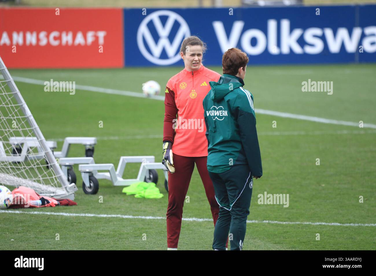 Training der DFB Frauen Nationalmannschaft STINA JOHANNES beim Training ...