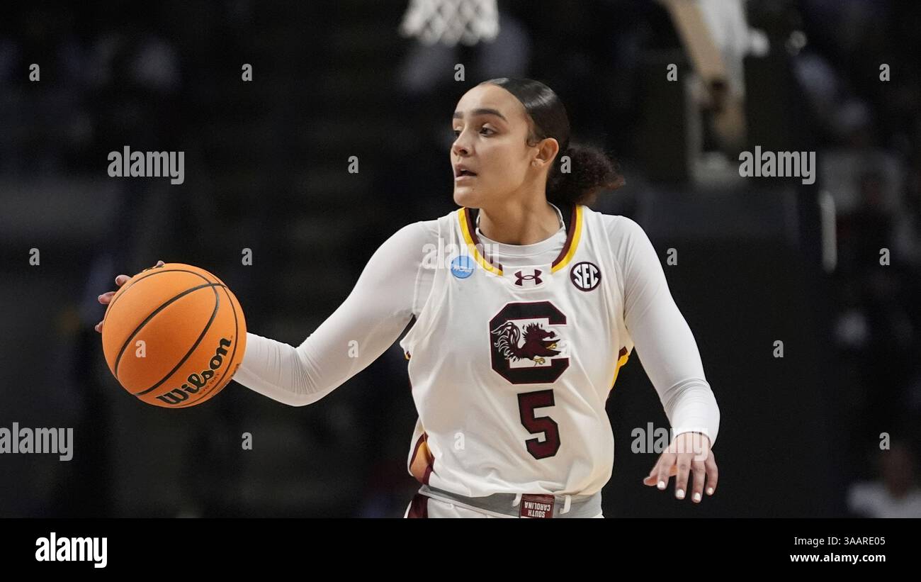 South Carolina guard Tessa Johnson (5) moves the ball down court during ...