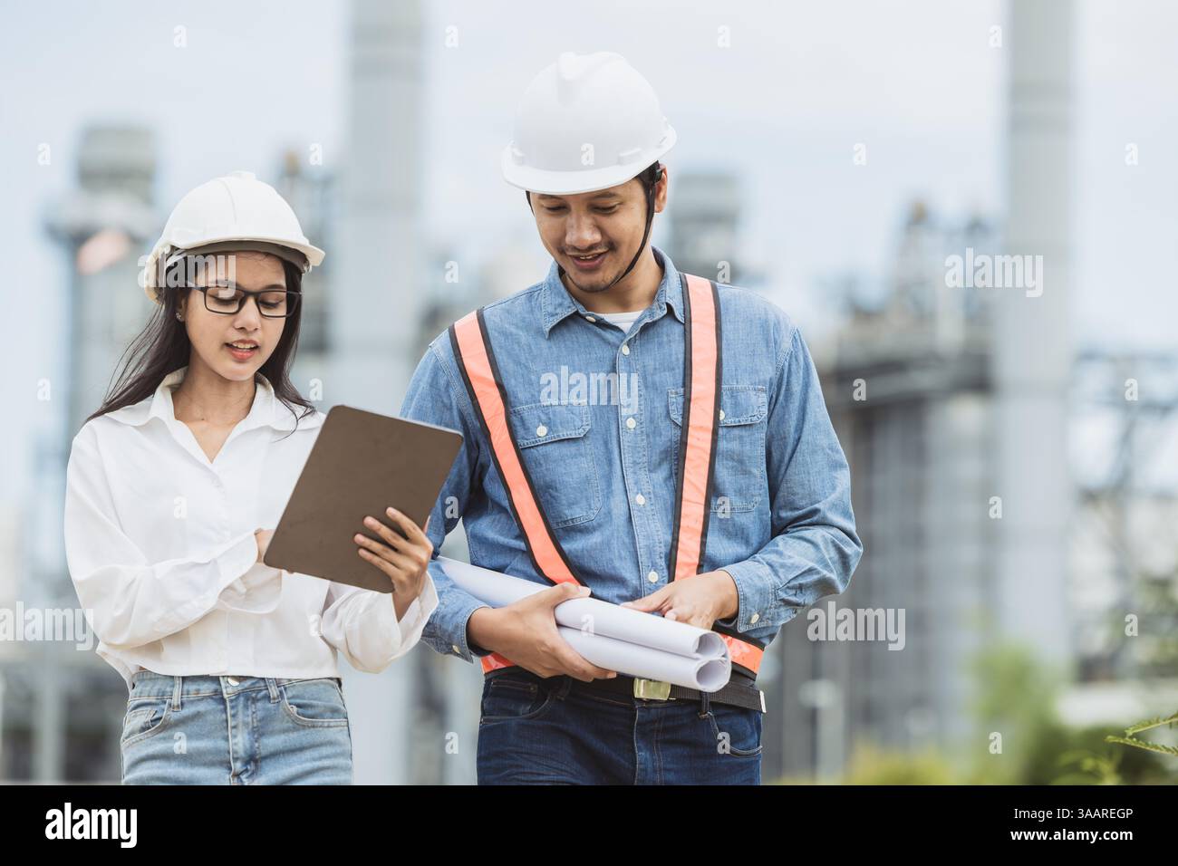 Professional petroleum refinery engineer team working together meeting ...