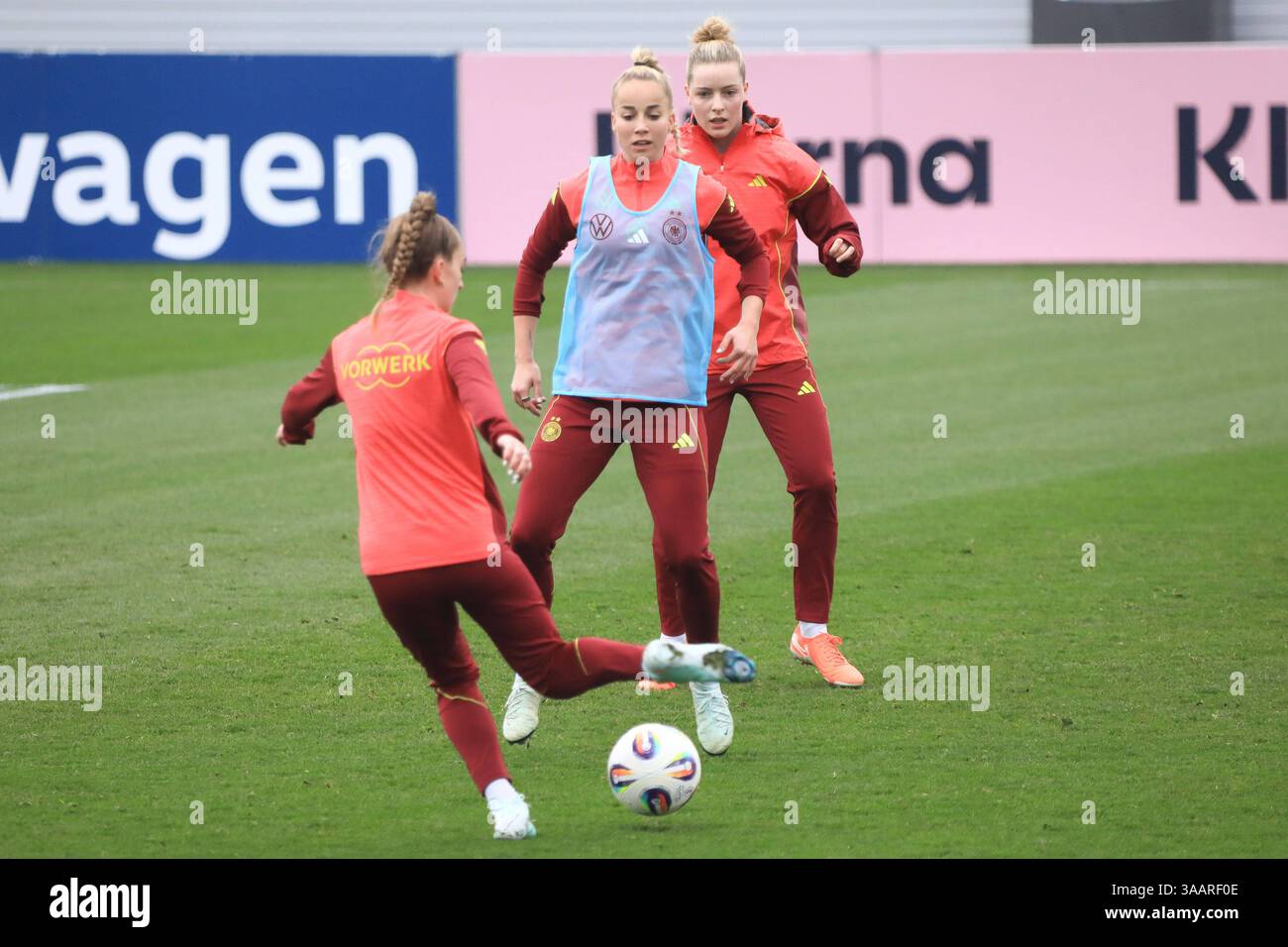 Training der DFB Frauen Nationalmannschaft Selina Cerci beim Training ...