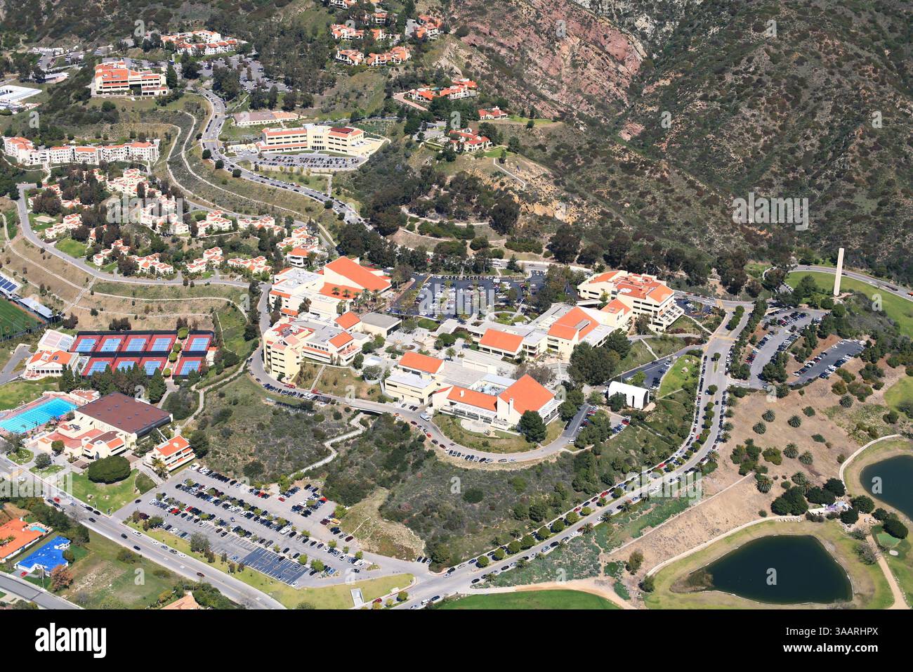 AERIAL VIEW. Pepperdine University at the foothills of the picturesque ...
