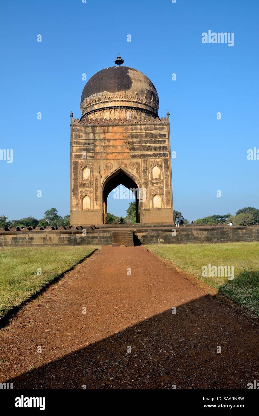 Barid Shahi Park, is a complex of the tombs of the Barid Shahi dynasty ...