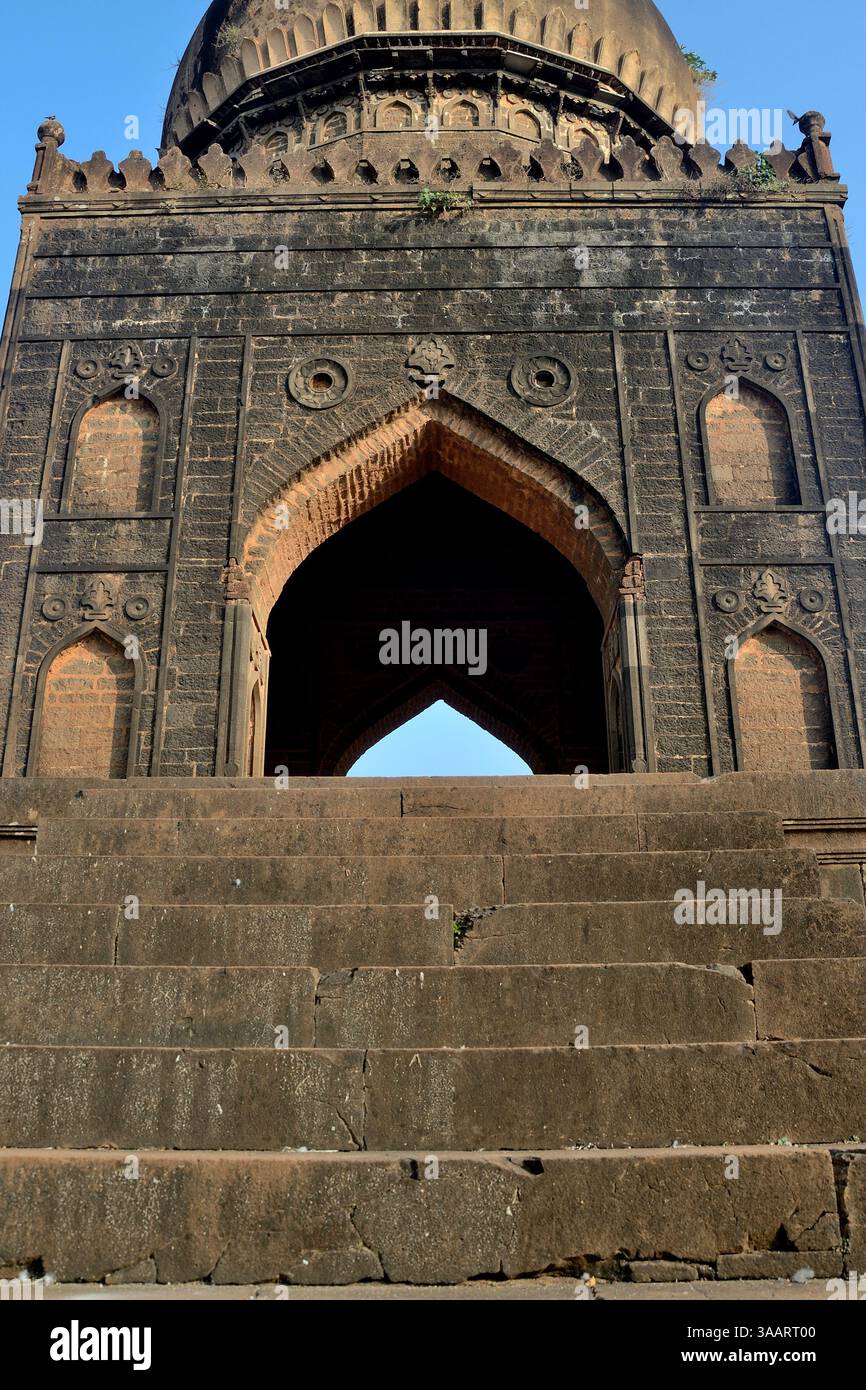 Barid Shahi Park, is a complex of the tombs of the Barid Shahi dynasty ...