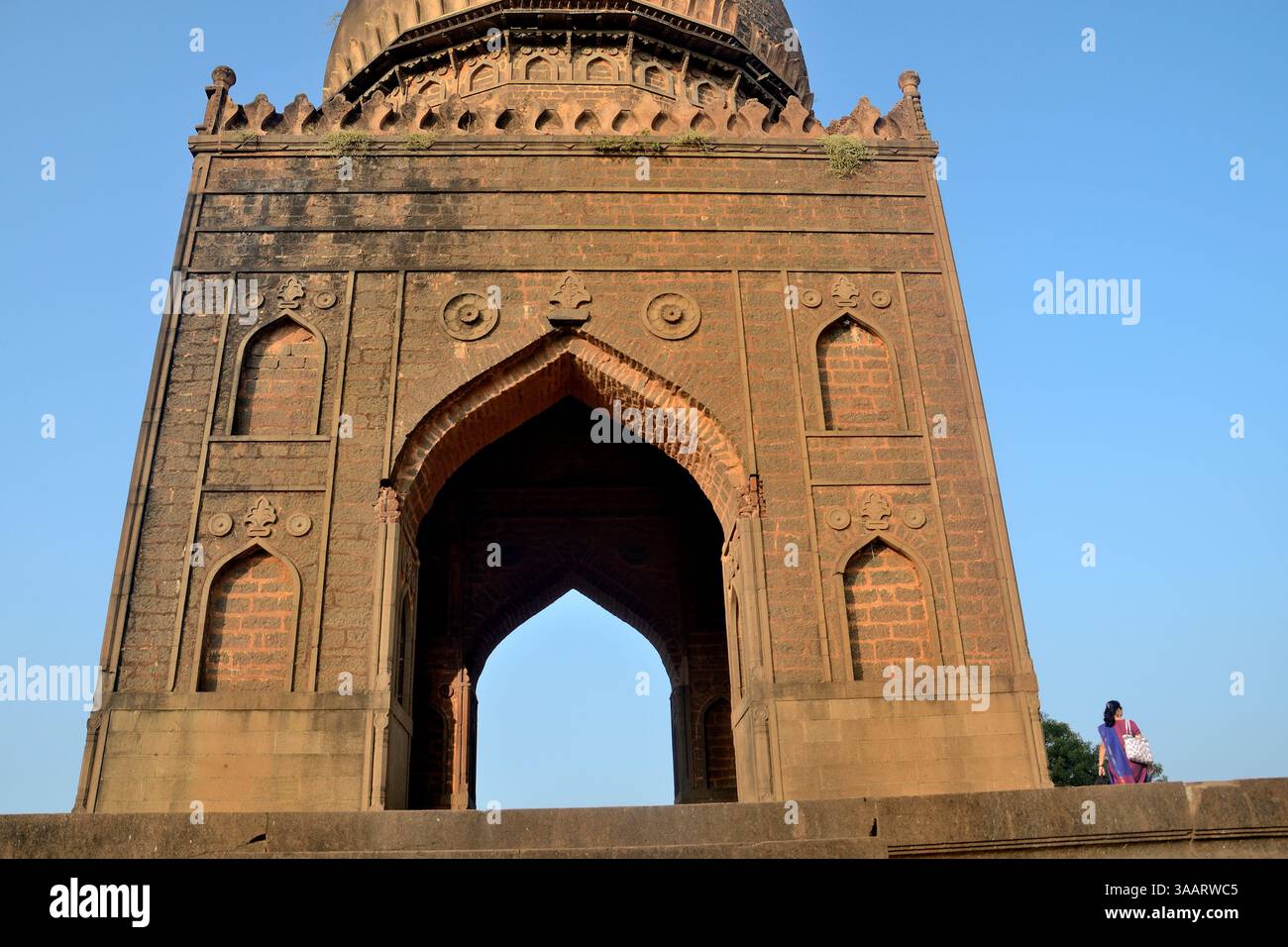 Barid Shahi Park, is a complex of the tombs of the Barid Shahi dynasty ...