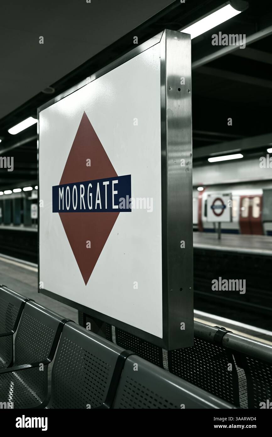 Moorgate diamond sign hi-res stock photography and images - Alamy
