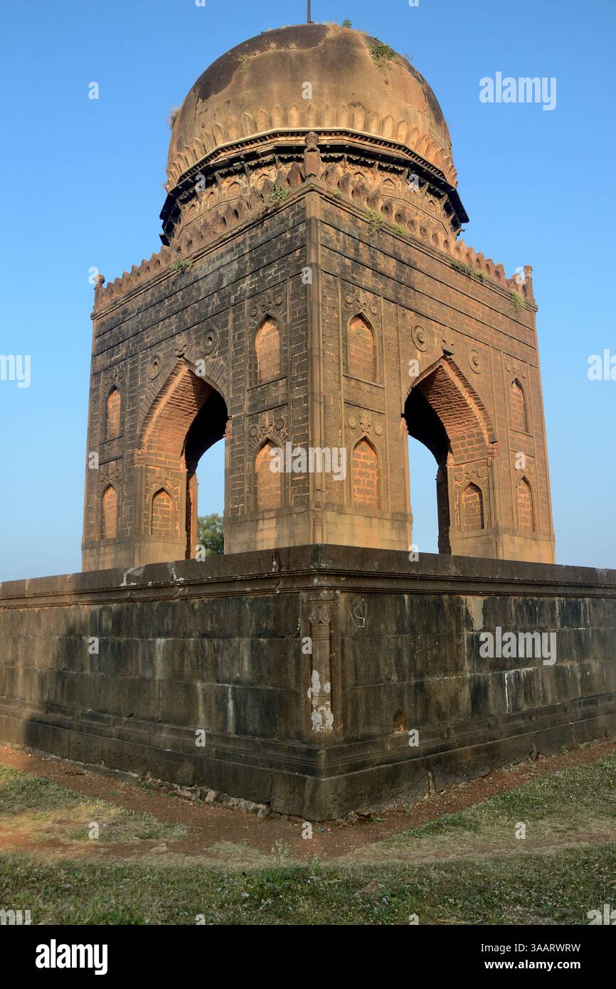 Barid Shahi Park, is a complex of the tombs of the Barid Shahi dynasty ...
