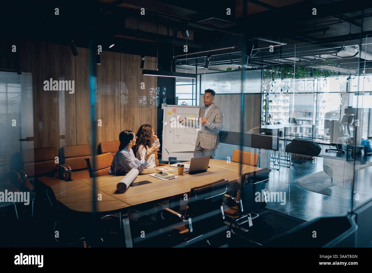 Effective Team Collaboration Strategies in a Modern Meeting Room Environment for Success Stock ...