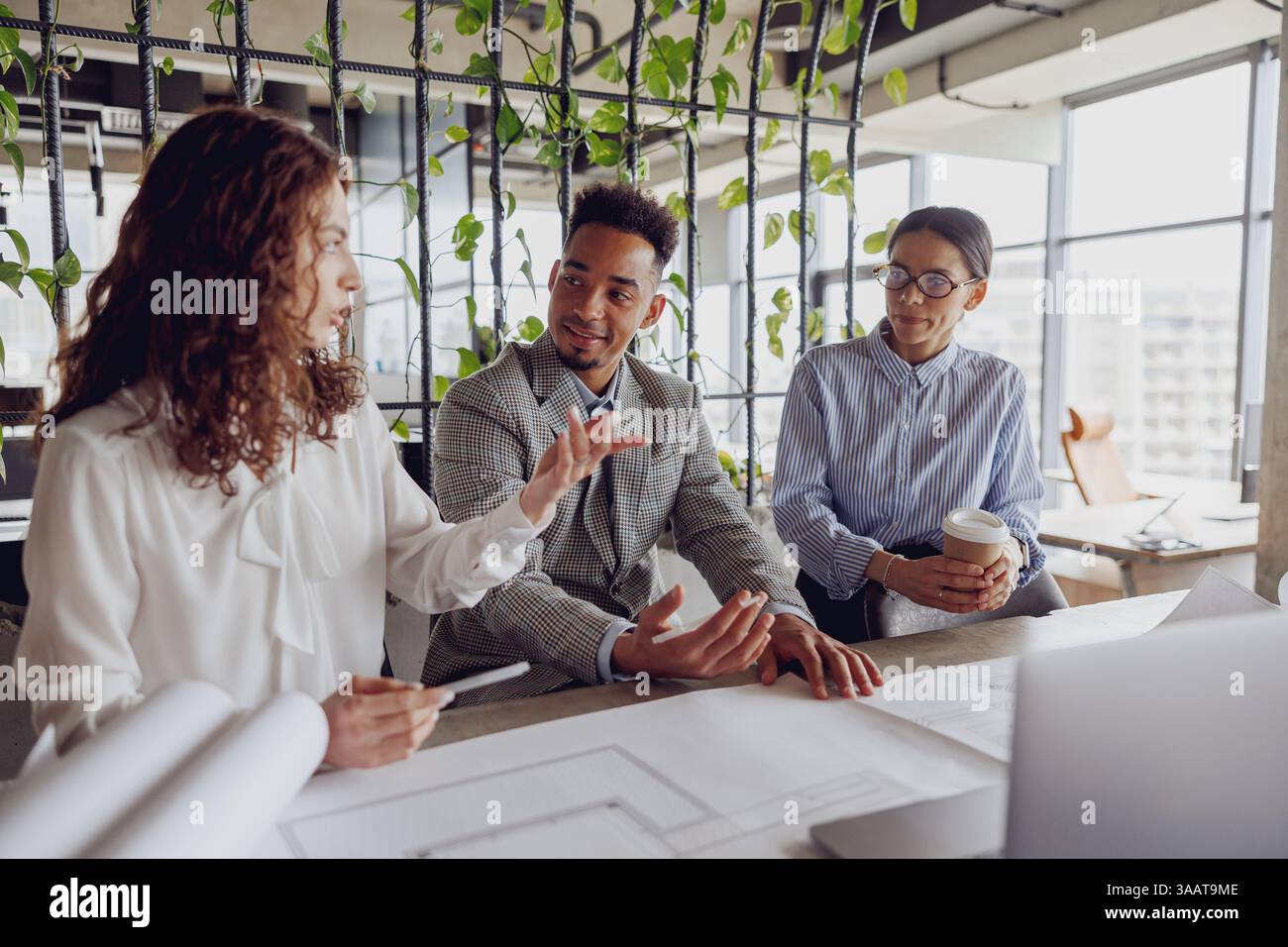 Engaging Collaborative Business Meeting in a Modern and Innovative ...