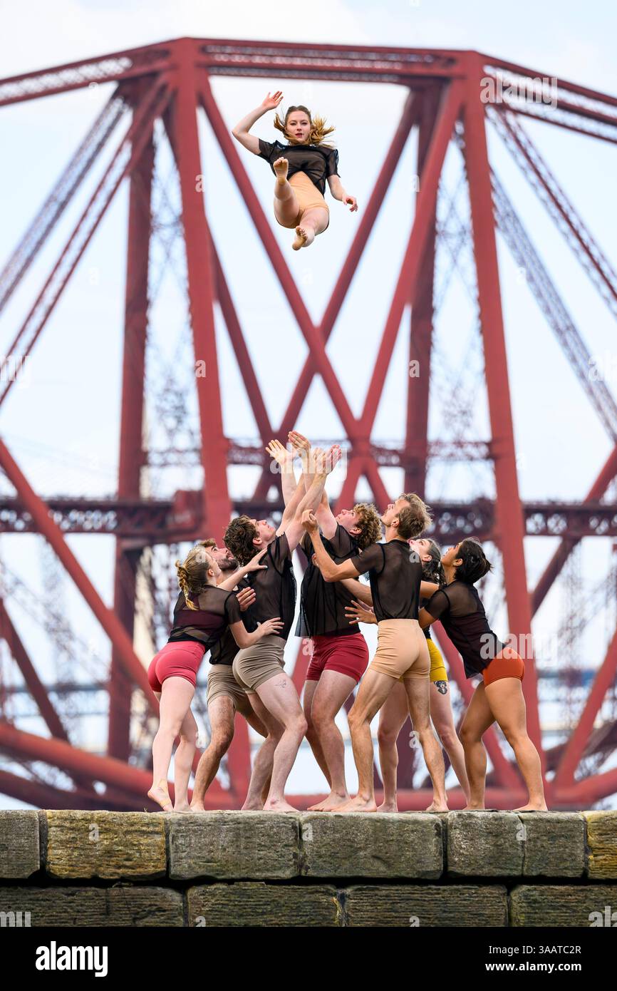 Iconic Edinburgh Bridges Come Alive in Jaw-Dropping Performance as ...