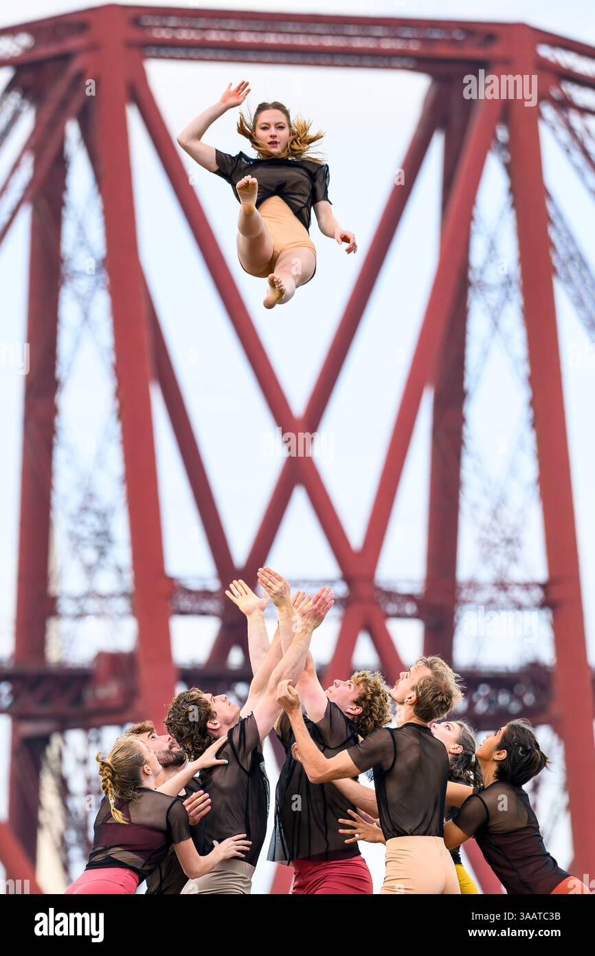 Iconic Edinburgh Bridges Come Alive in Jaw-Dropping Performance as ...