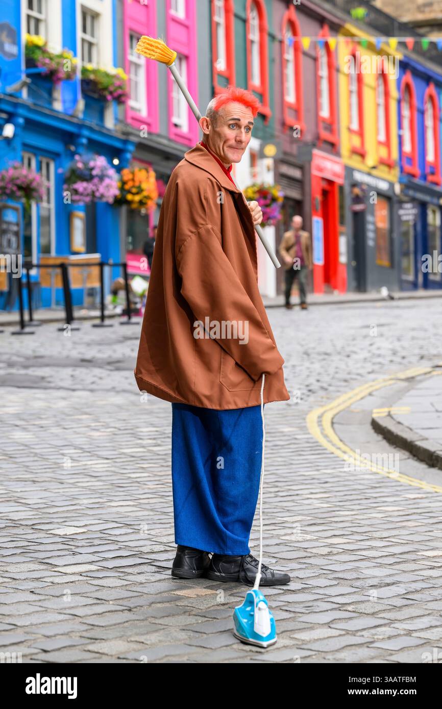 Star of Giffords Circus, Tweedy, returns to Edinburgh Fringe Festival ...