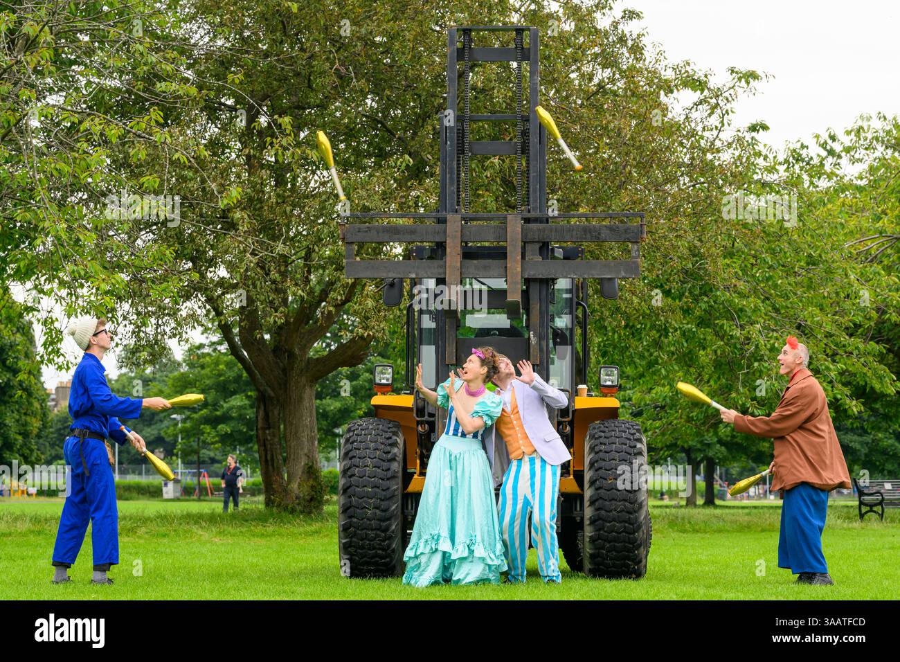 Star of Giffords Circus, Tweedy, returns to Edinburgh Fringe Festival ...