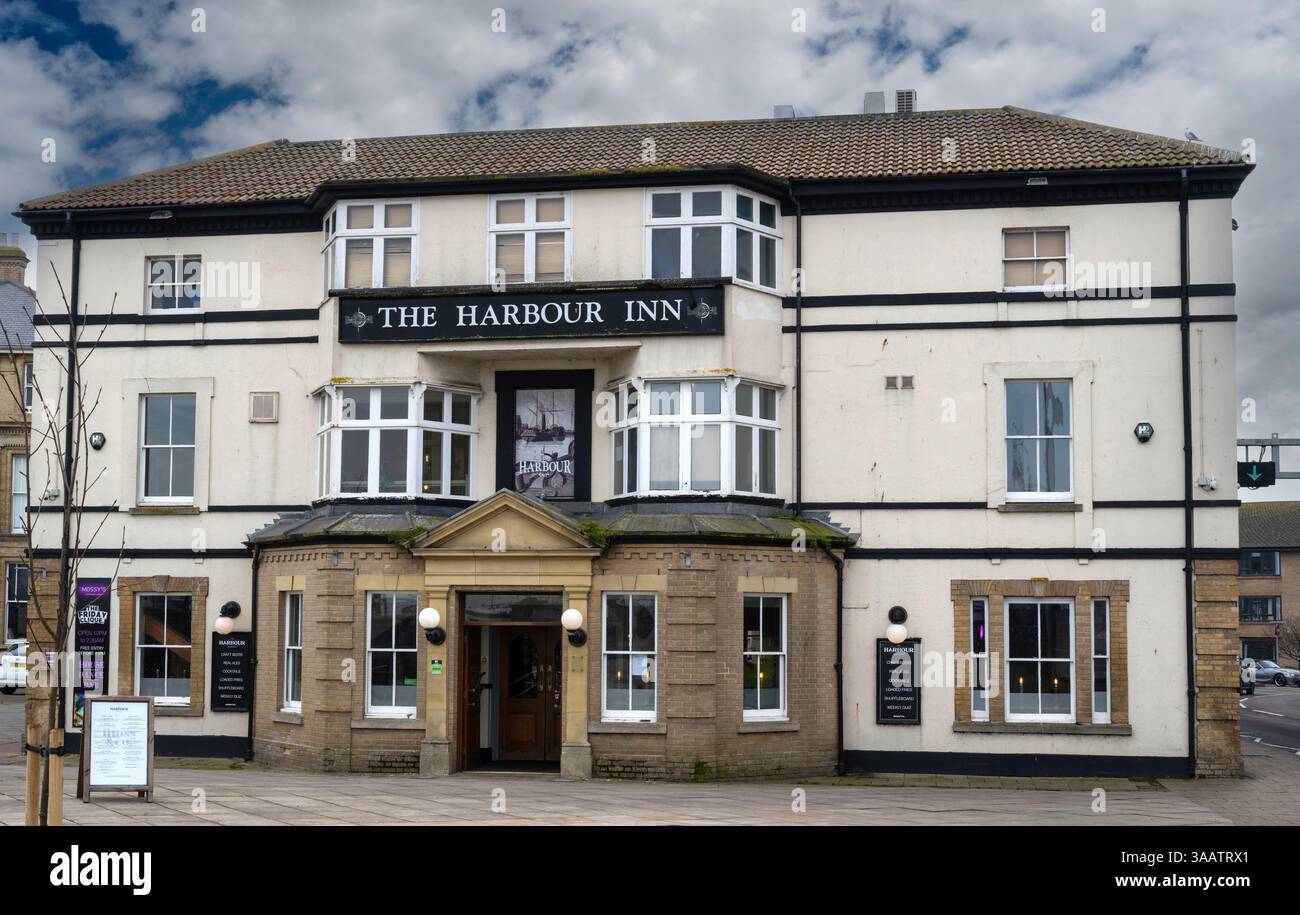 The Harbour Inn public house, Bridge House, Royal Thoroughfare, Royal ...